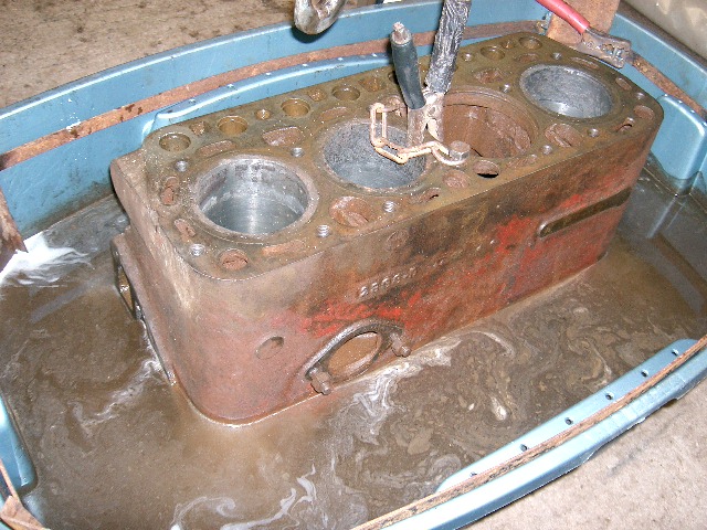 T20 Tractractor Teardown - Page 3 - IH Construction Equipment - Red ...