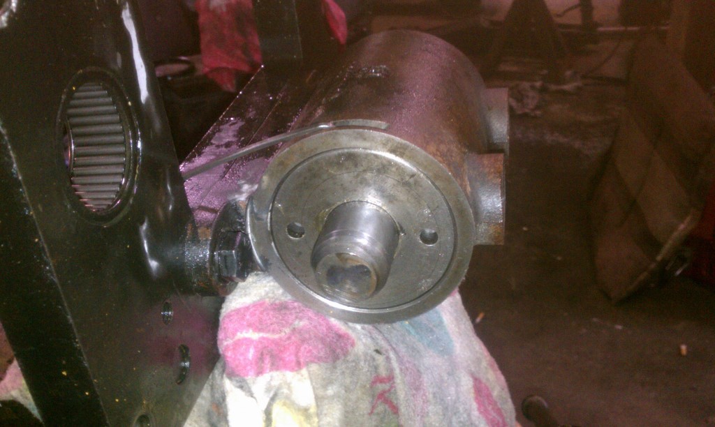 Hydraulic cylinder Retainer length - IH Construction Equipment - Red ...