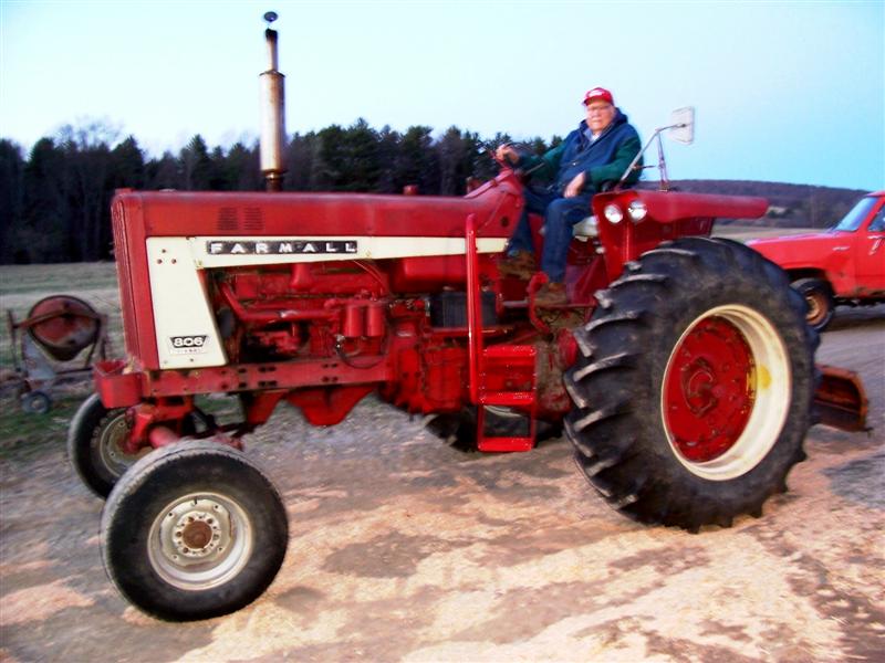 K&M steps with rail on 806 - Technical IH Talk - Red Power Magazine ...