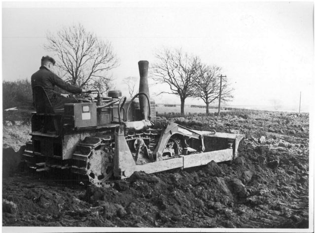 Cool And Unusual Crawlers - Page 3 - IH Construction Equipment - Red ...