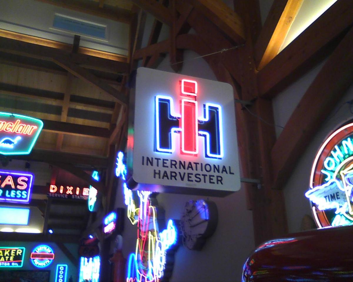 IH Neon Sign - General Chat - Red Power Magazine Community