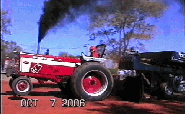 IH Neuss engines in pulling tractors - Technical IH Talk - Red Power ...