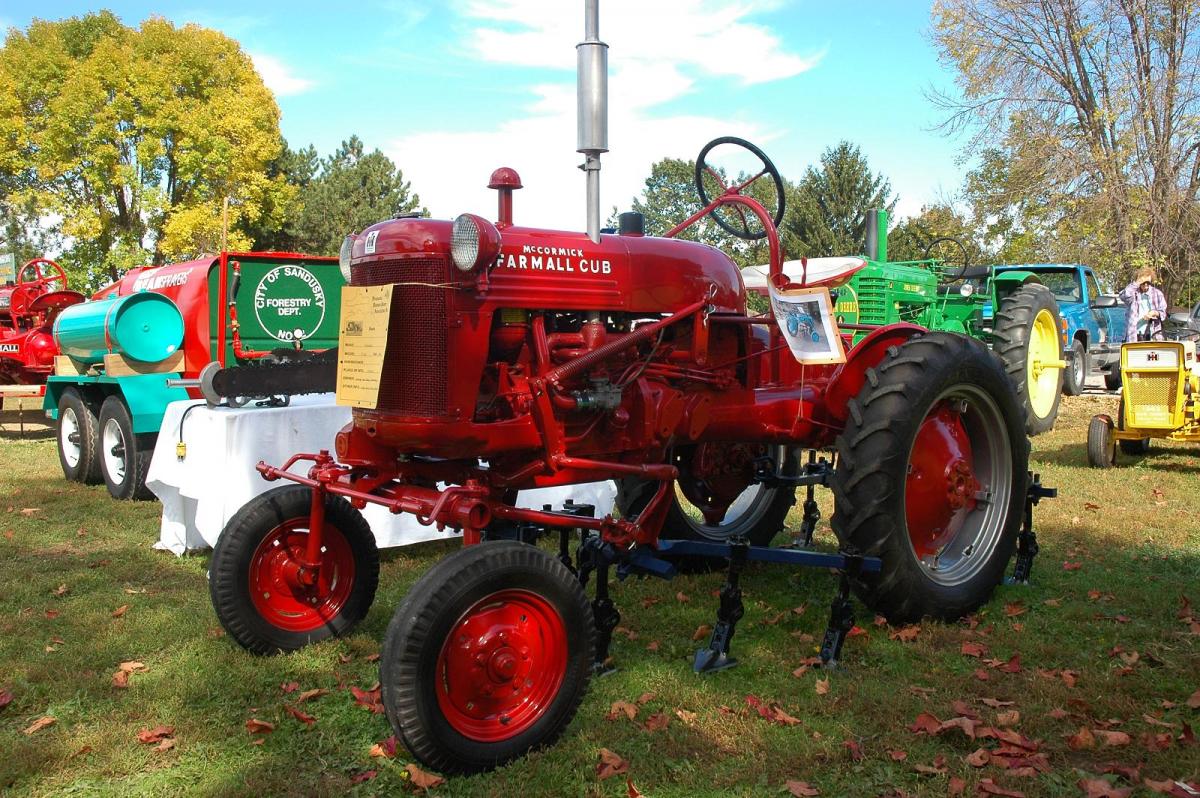 very nice 1950 farmall cub - General Chat - Red Power Magazine Community