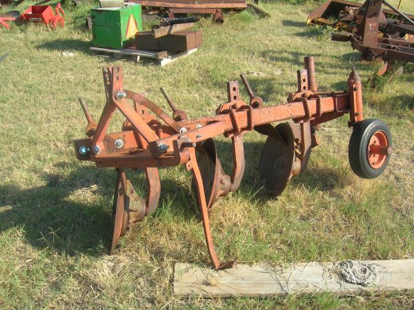 Texas 3 point 3 disk breaking plow - Technical IH Talk - Red Power ...