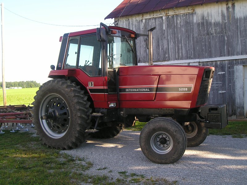 5488 side pillar emblem and trim - Technical IH Talk - Red Power ...