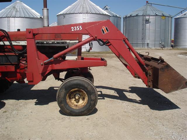 IH branded 2355 loader pics - Technical IH Talk - Red Power Magazine ...