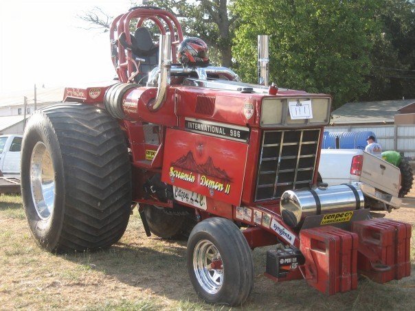 A clean sharp 986 with factory duals - Technical IH Talk - Red Power ...