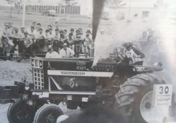 Old pulling pics of Danny Dean and also the Illinois Streaker tractor ...