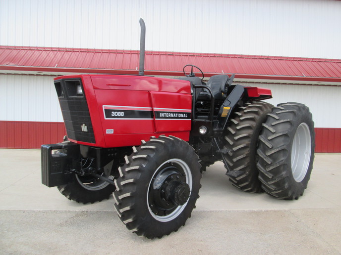Very rare 3088 with FWD and duals - Technical IH Talk - Red Power ...