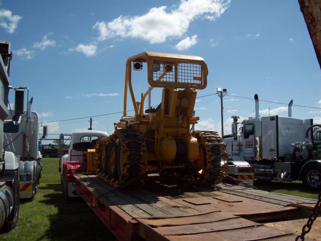Track skidder TC5 - IH Construction Equipment - Red Power Magazine ...