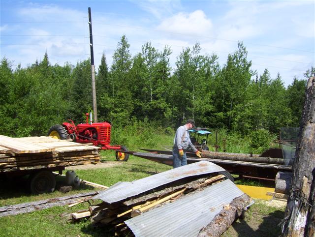 Red tractor running a sawmill - General Chat - Red Power Magazine Community
