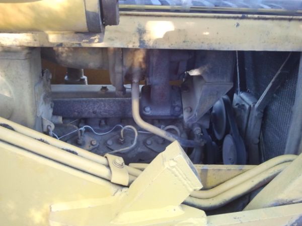 Looking at a TD9 crawler/loader - IH Construction Equipment - Red Power ...