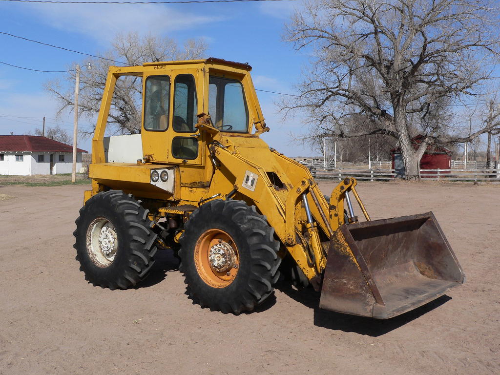 Need help identifying a IH wheel loader - IH Construction Equipment ...