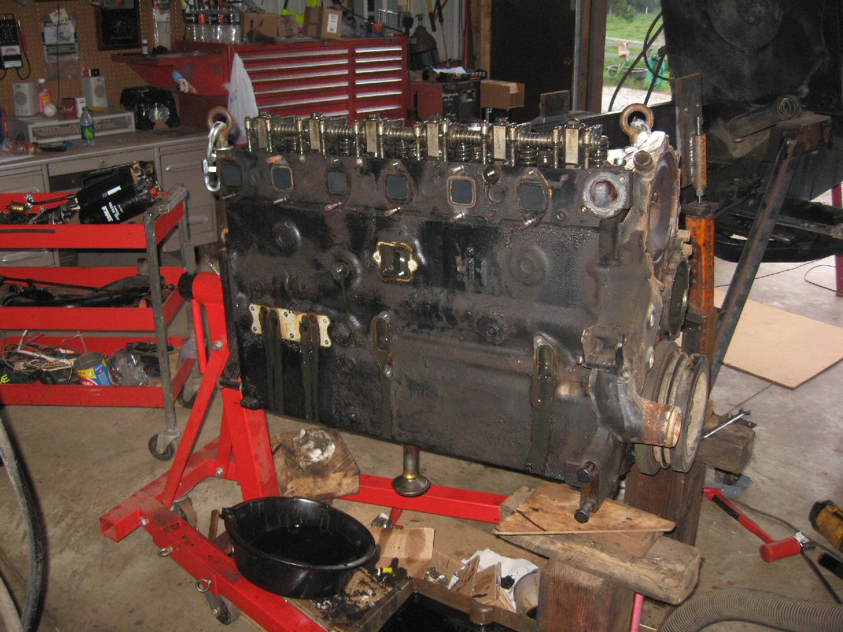 Got into the 5288 engine today - General Chat - Red Power Magazine ...