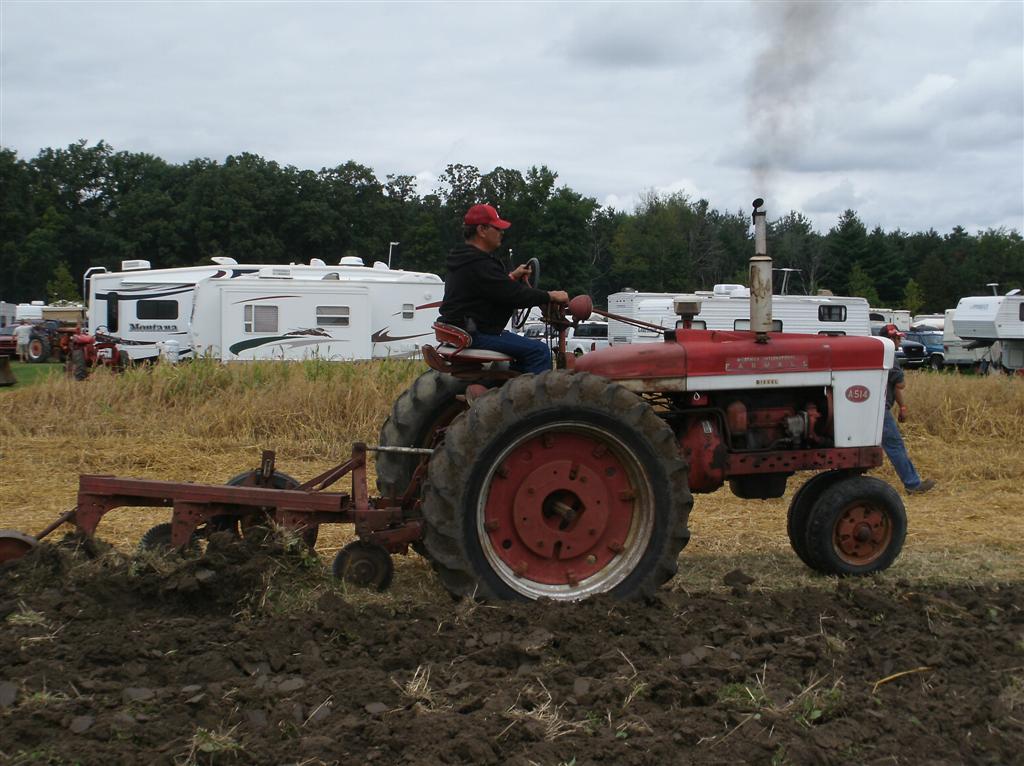 Mid Michigan Old Gas Tractor Assn Show - General Chat - Red Power ...