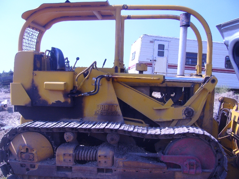 Looking at a TD9 crawler/loader - IH Construction Equipment - Red Power ...