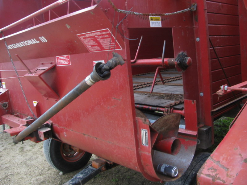 IH 110 Chopper (Forage) Boxes PICTURES - Technical IH Talk - Red Power ...