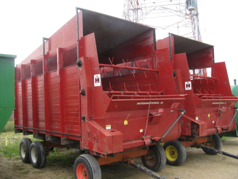 IH 110 Chopper (Forage) Boxes PICTURES - Technical IH Talk - Red Power ...