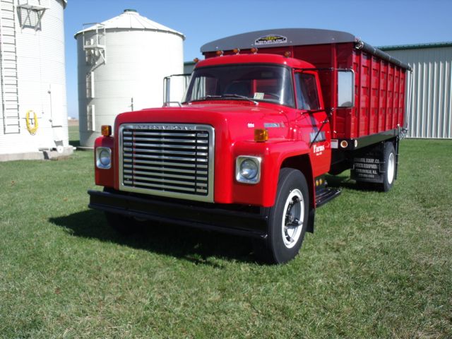 IH 345 V-8 with 4 barrel carburetor - Technical IH Talk - Red Power ...