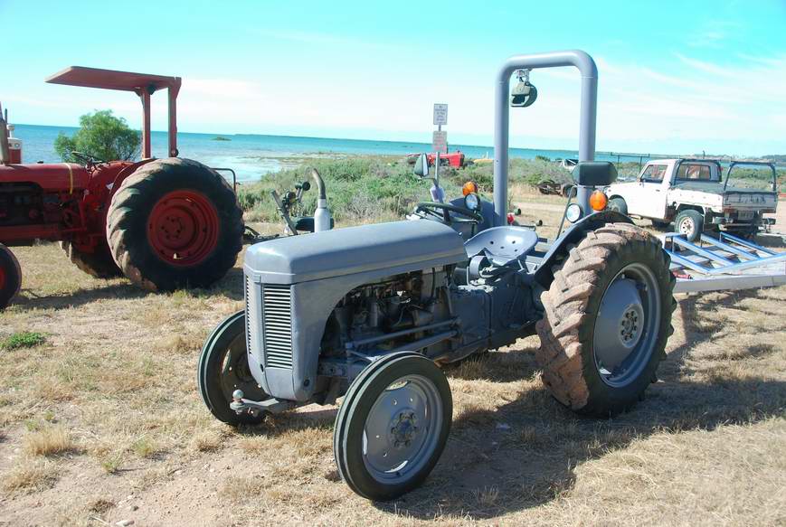 Boat Tractors - Page 3 - Technical IH Talk - Red Power Magazine Community