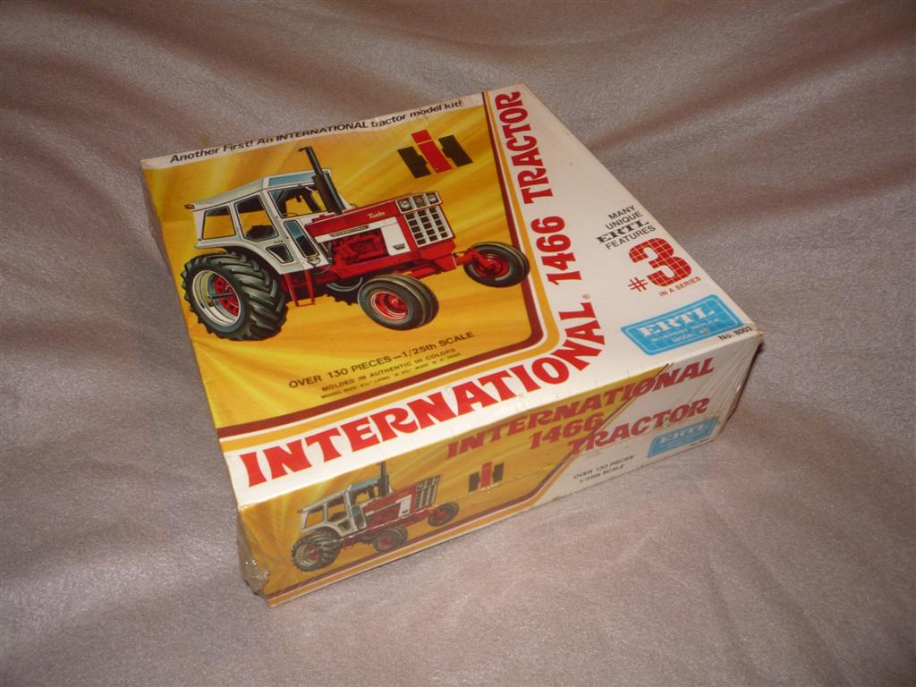 ERTL 1466 Plastic Model Kit On eBay - Technical IH Talk - Red Power ...