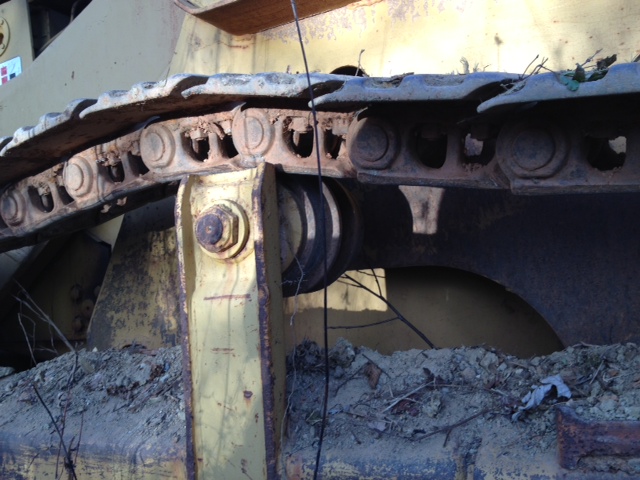 Thrown Track - IH Construction Equipment - Red Power Magazine Community