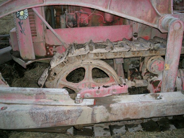 Thrown Track - IH Construction Equipment - Red Power Magazine Community