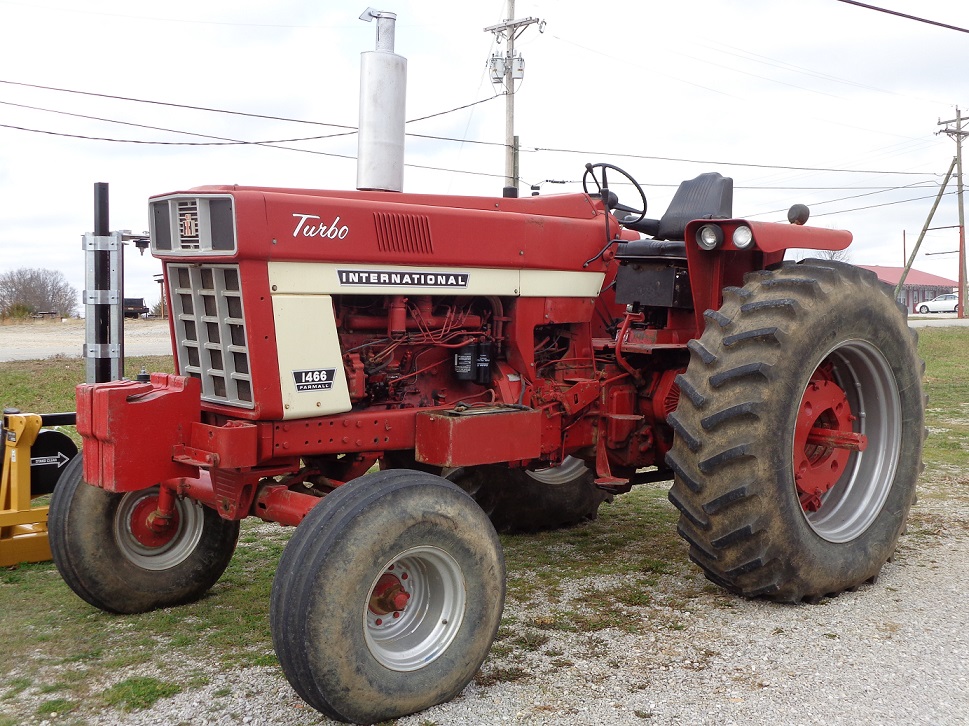I stopped and looked this 1466 at the CASEIH dealer yesterday ...