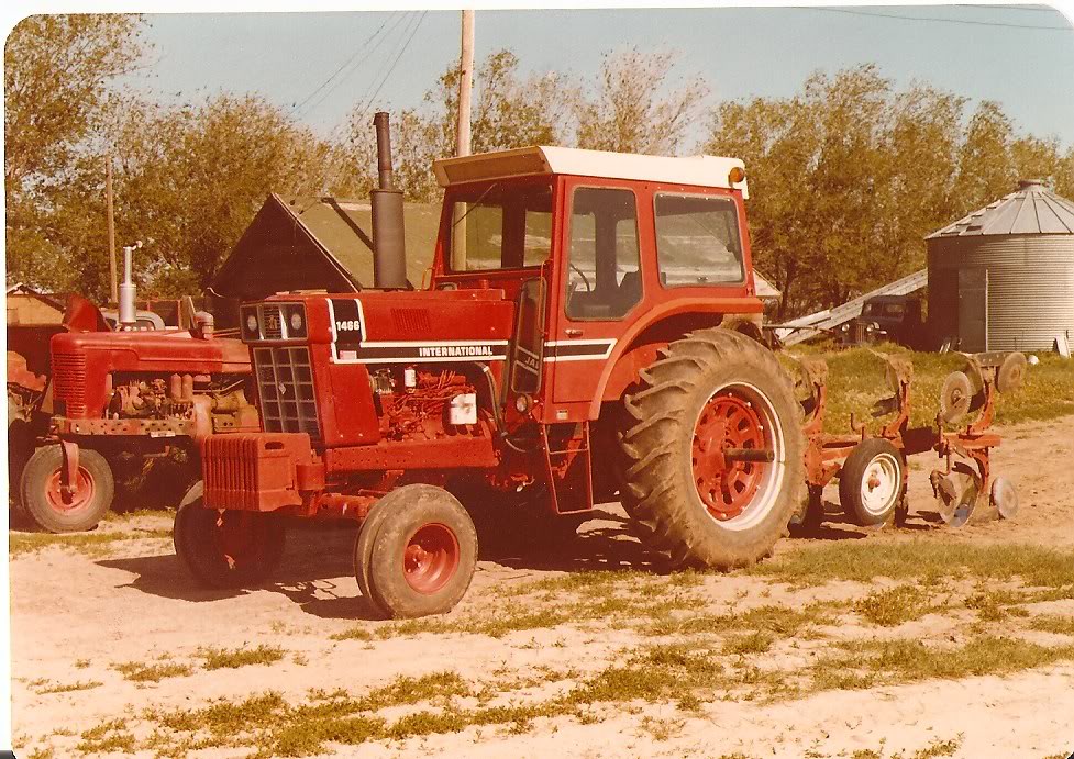 Clean looking 1466 blackstripe back in the spring of 1979 - Technical ...