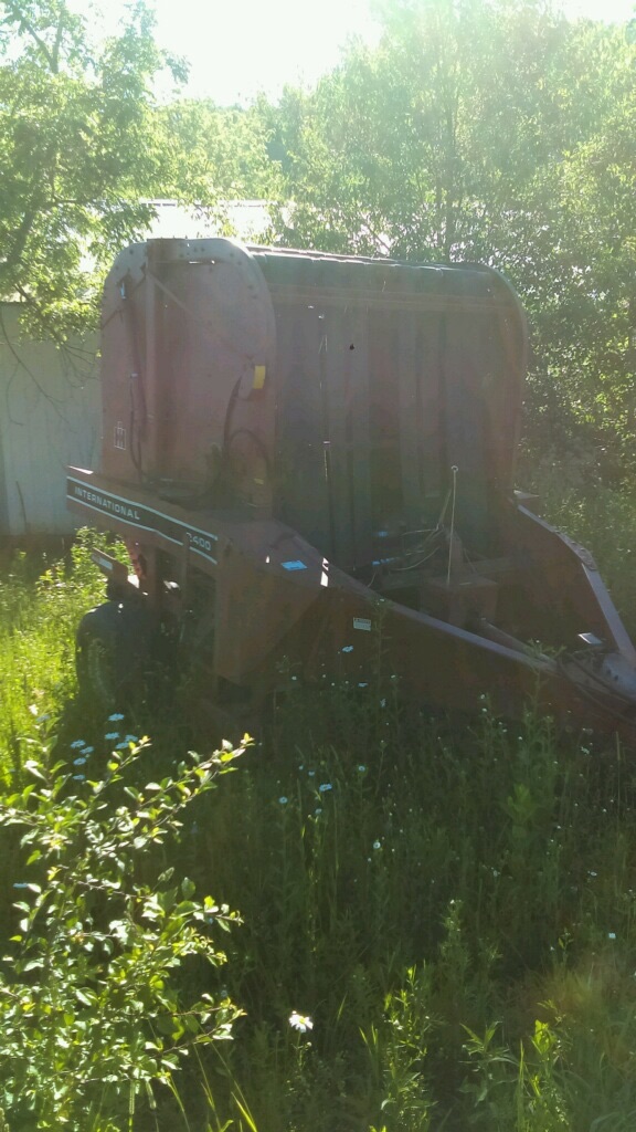 IH 2400 round baler - Technical IH Talk - Red Power Magazine Community