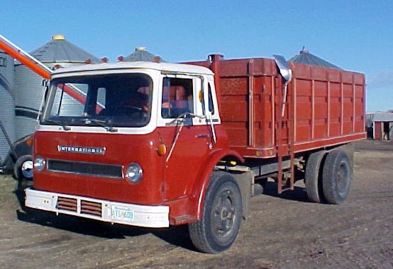 CargoStar versus LoadStar - IH Trucks - Red Power Magazine Community