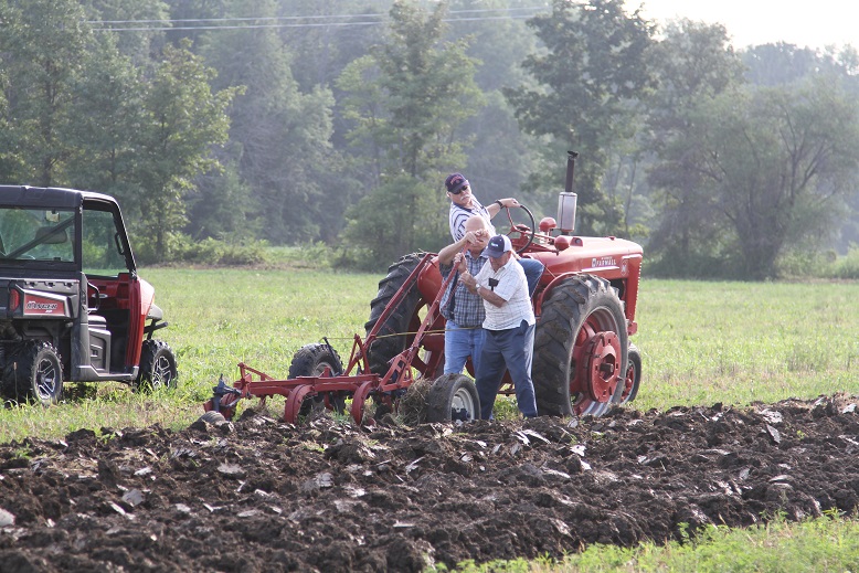 NW Ohio Plow day Pictures - Page 2 - General Chat - Red Power Magazine ...