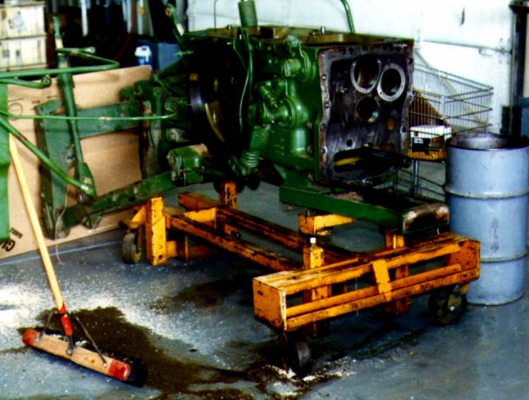 06 - 86 main frame splitting stand - Technical IH Talk - Red Power ...