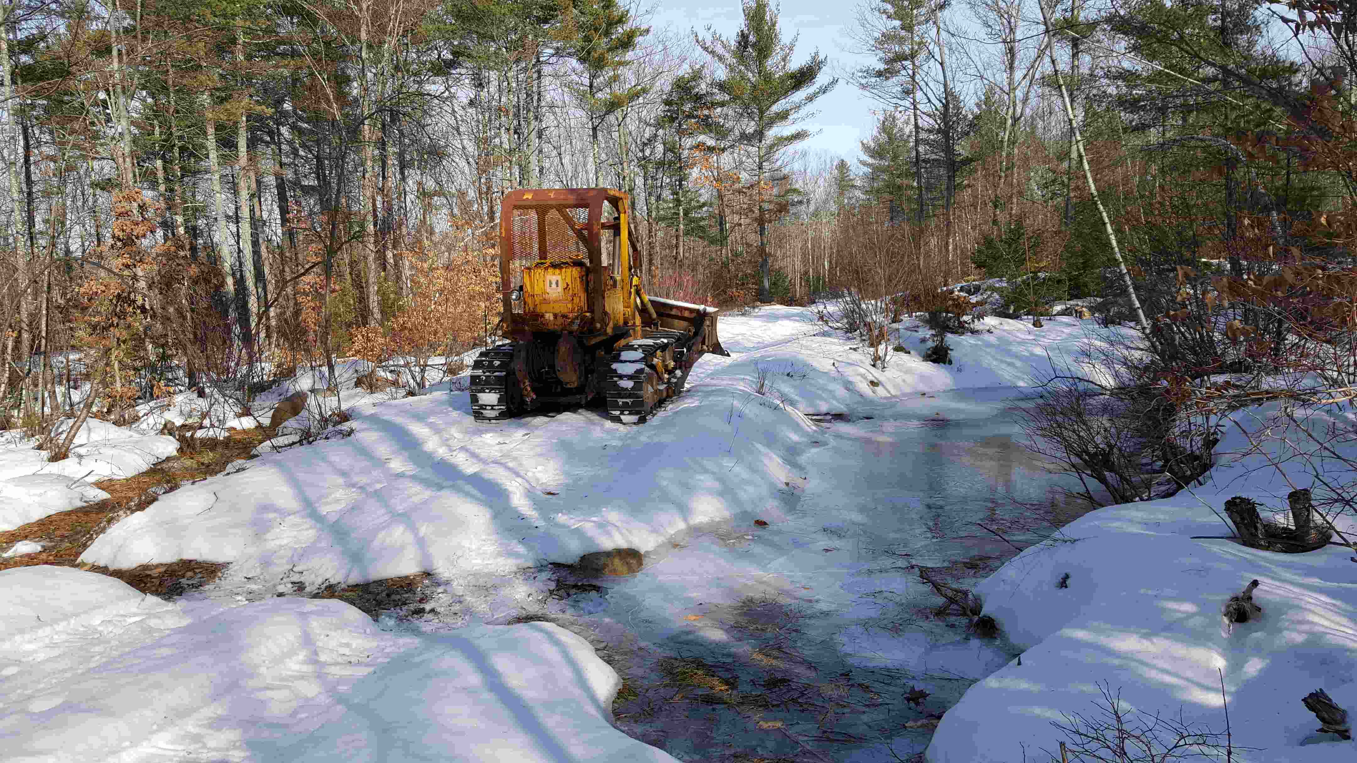 Winter cat logging - IH Construction Equipment - Red Power Magazine ...