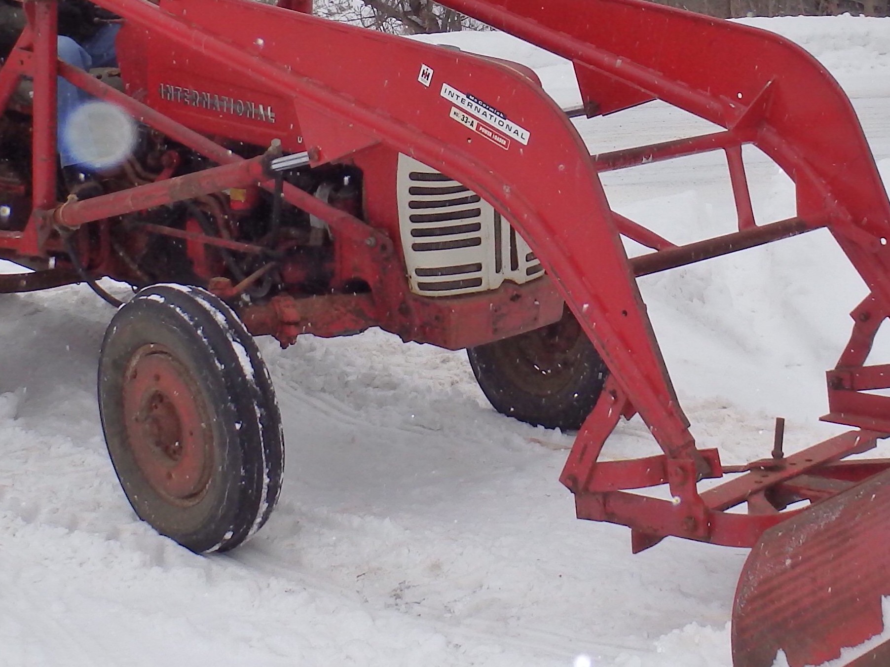 Please Help Identify IH Loader - Technical IH Talk - Red Power Magazine ...