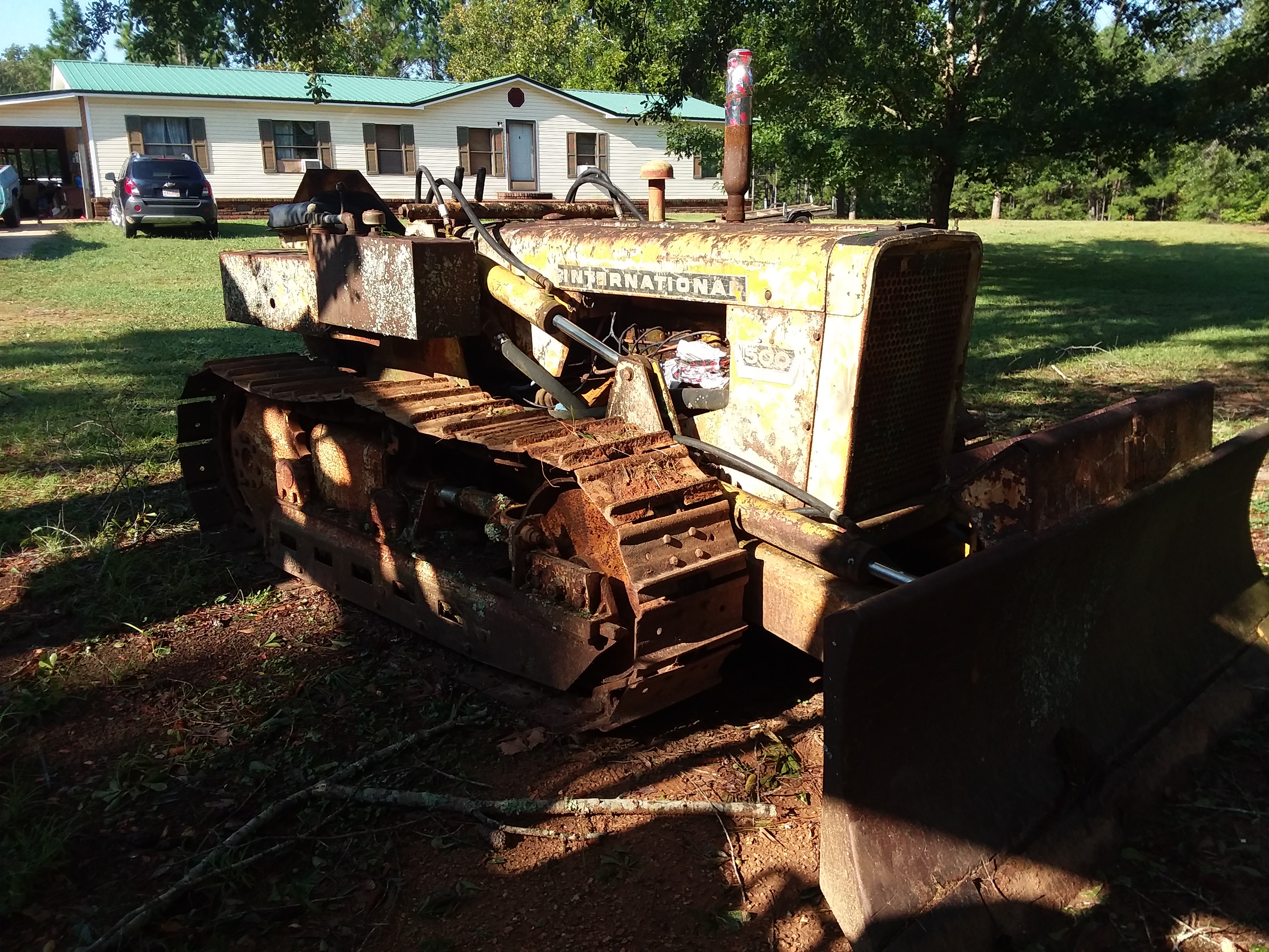 International 500 dozer, just signed up and looking for any info yall ...