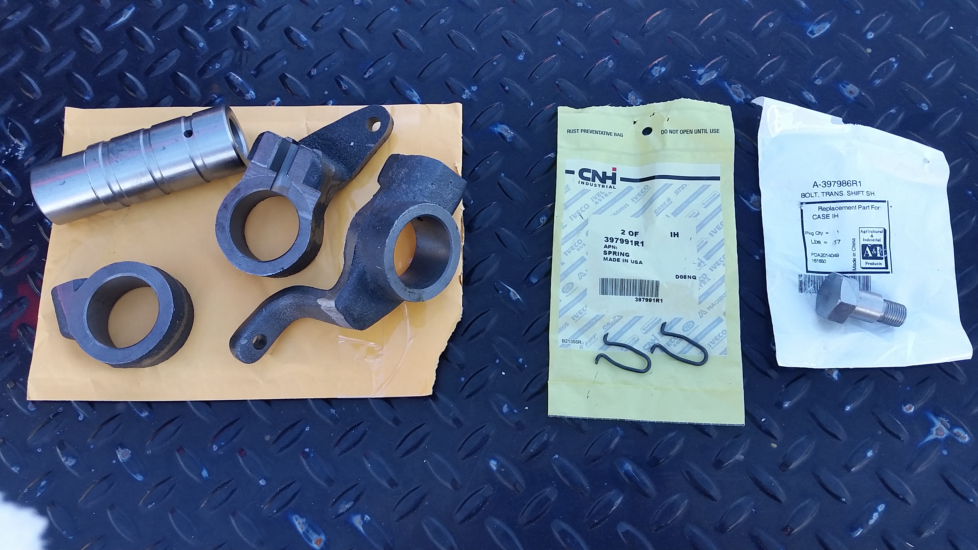 56 and 66 series sloppy shifter rebuild - Technical IH Talk - Red Power ...