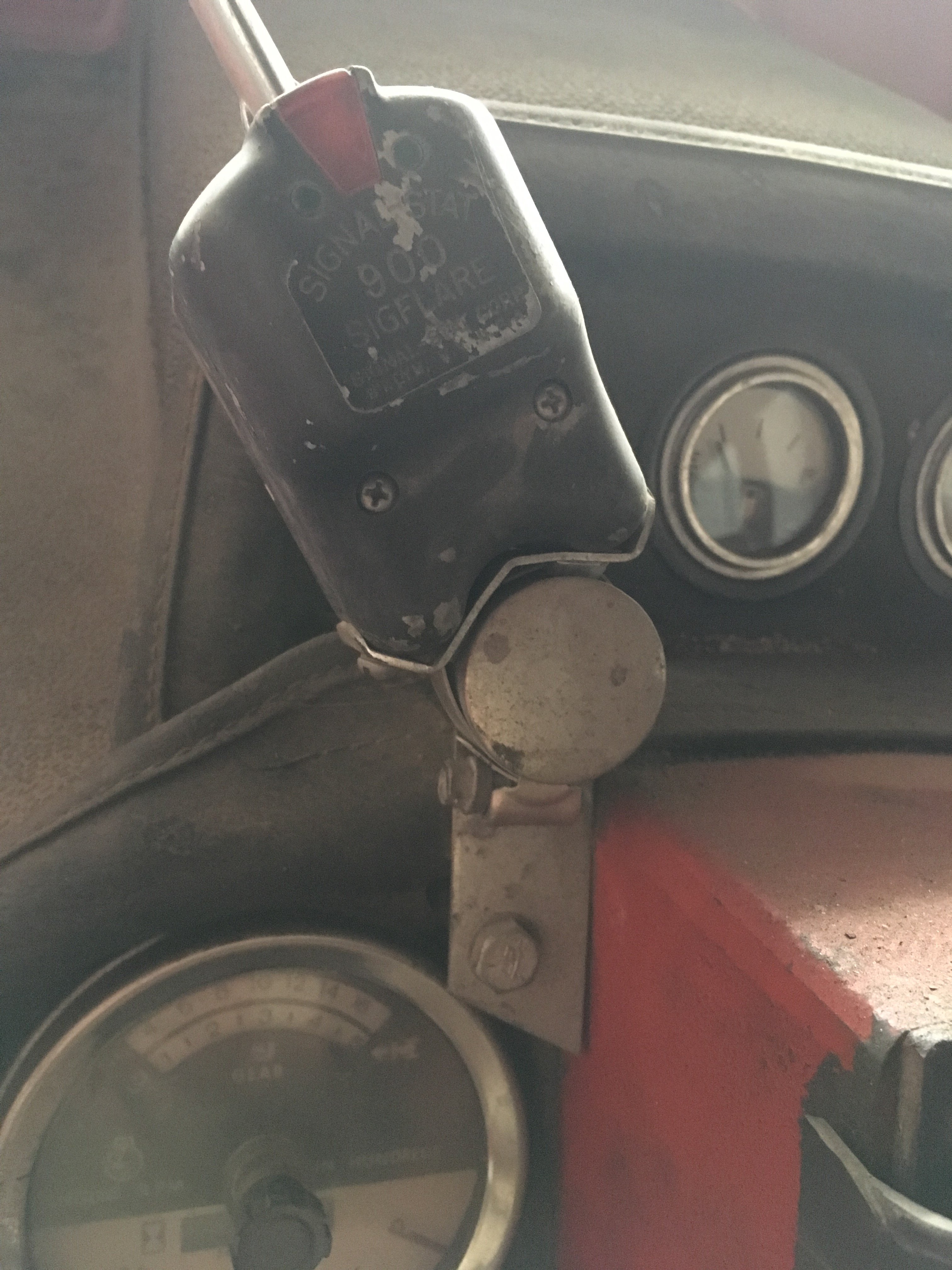Turn signals on fender tractors - Technical IH Talk - Red Power ...