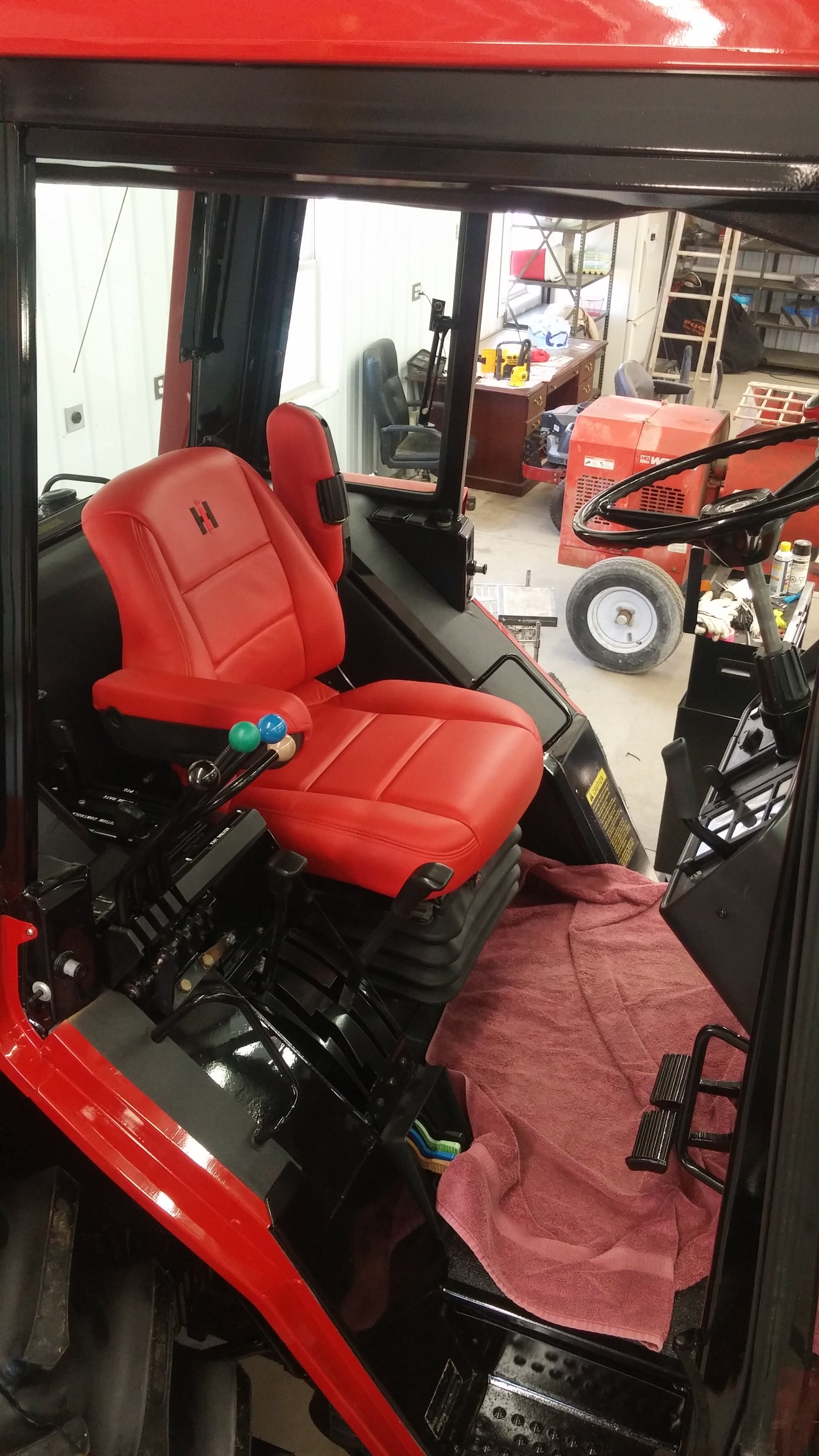 5488 interior color choices - Technical IH Talk - Red Power Magazine ...