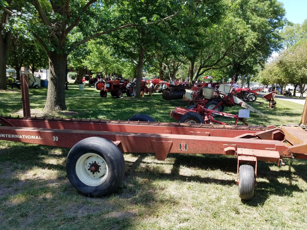 Self loading round bale wagon - General Chat - Red Power Magazine Community