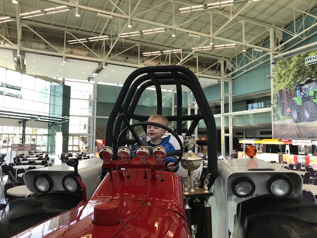 Old time photo of a 1206 super stocker - Technical IH Talk - Red Power ...