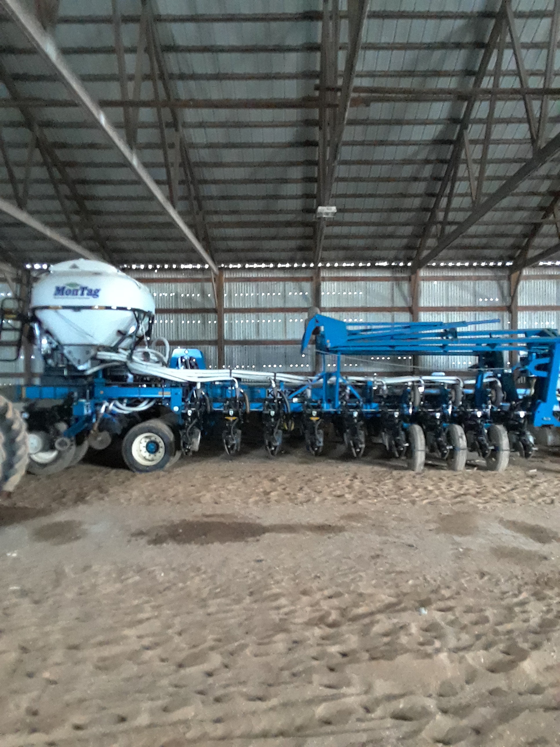 Kinze 3800 front latch - General Chat - Red Power Magazine Community