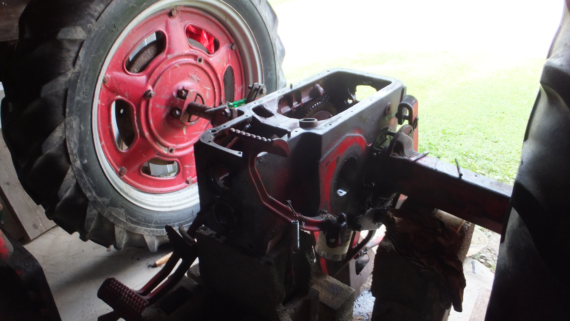 Farmall C Shift Forks Alignment to Gears at cover install - Technical ...