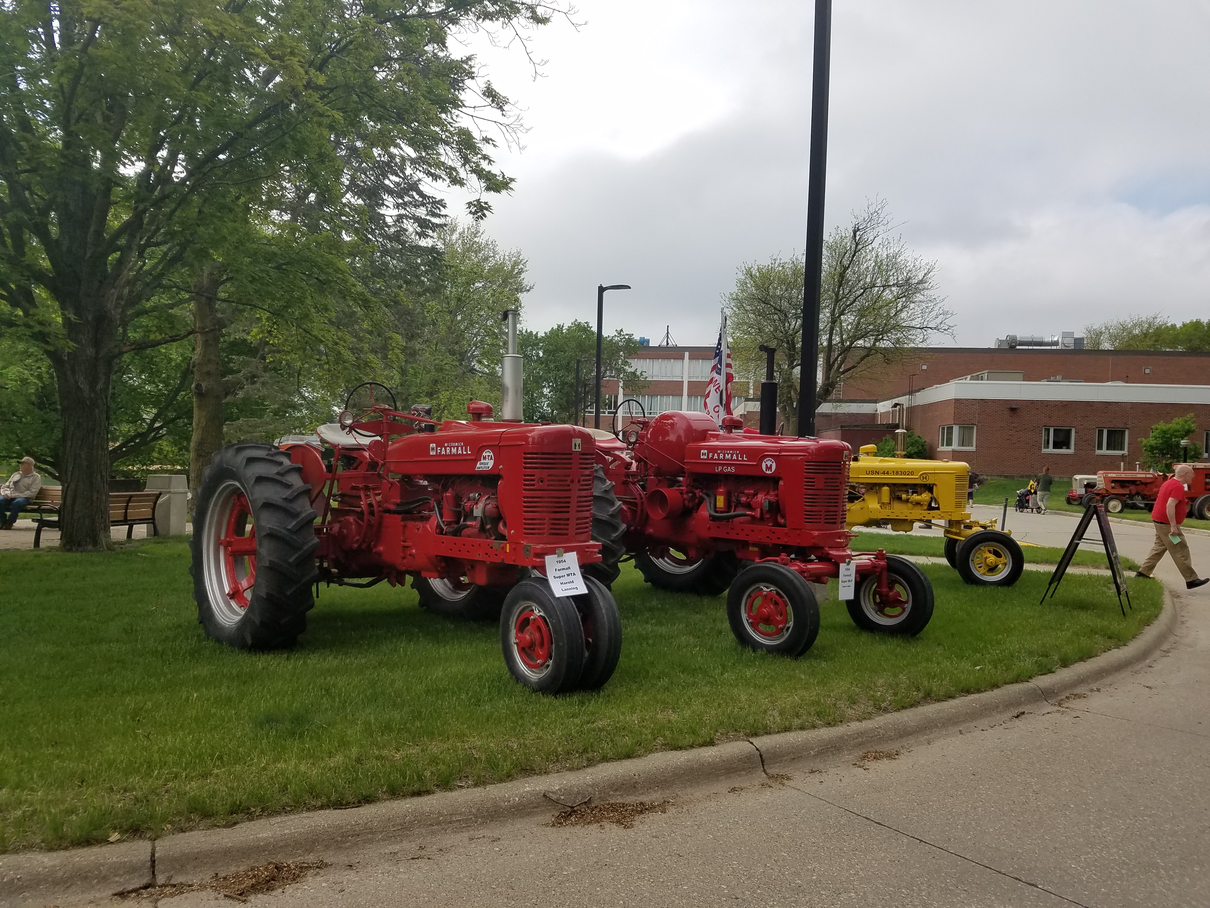 Oscar's Tractor Show - General Chat - Red Power Magazine Community