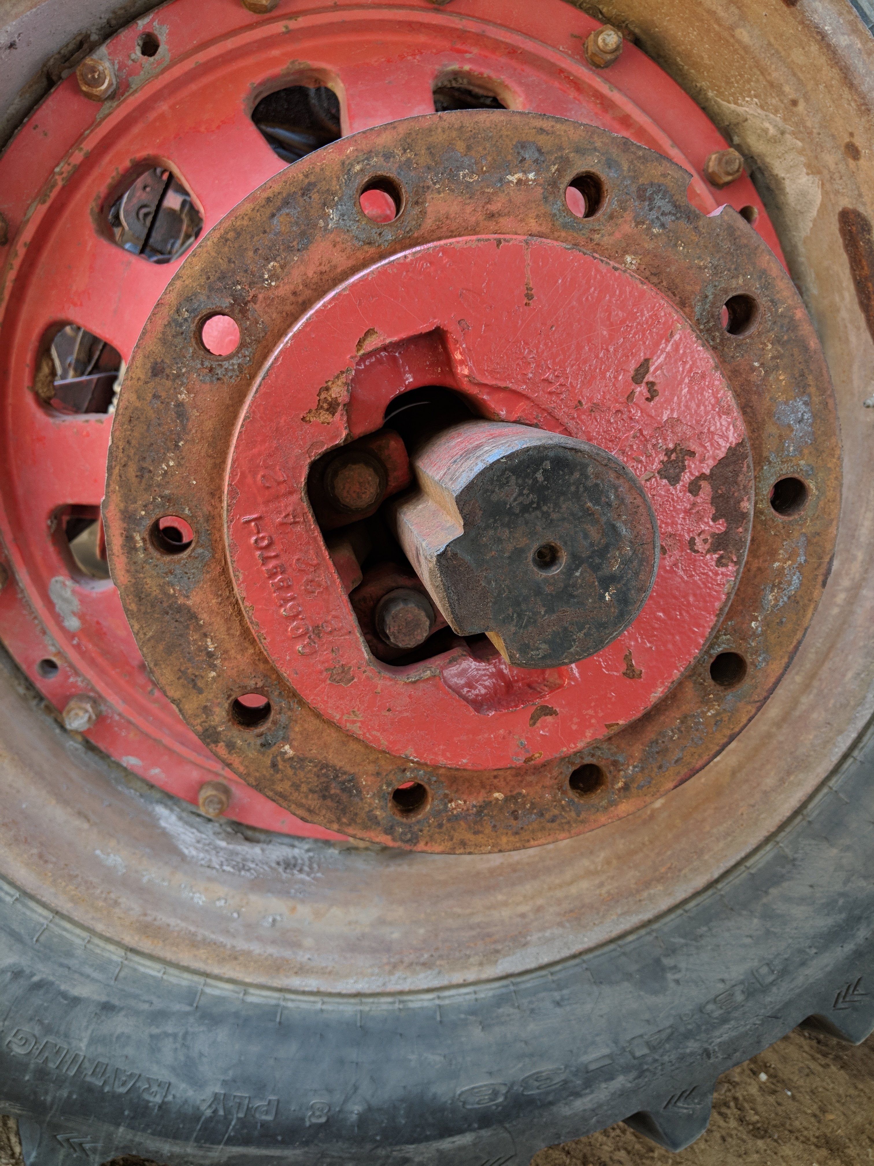 dual hubs - Technical IH Talk - Red Power Magazine Community
