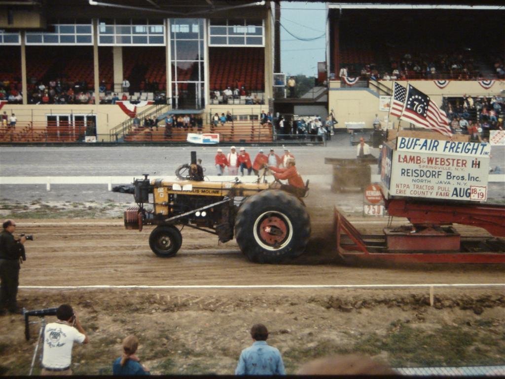 Some more really good old pulling pics from a pull in 1977 - General ...