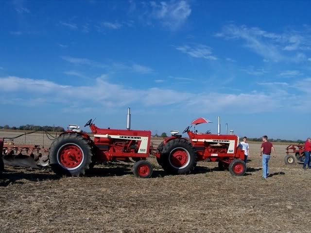 How many 806 prototypes were built - Technical IH Talk - Red Power ...