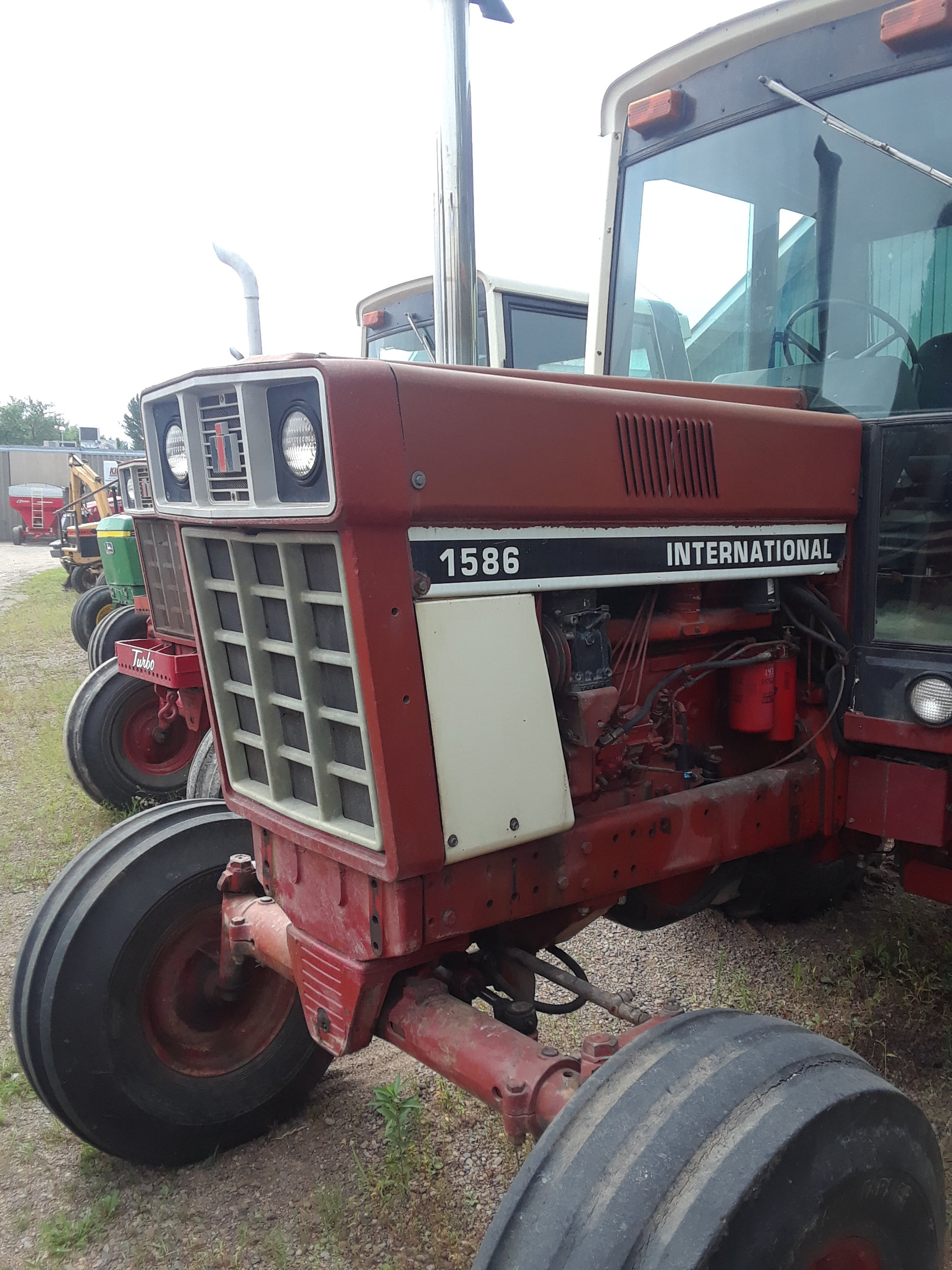 1586 with 4 speed - Technical IH Talk - Red Power Magazine Community