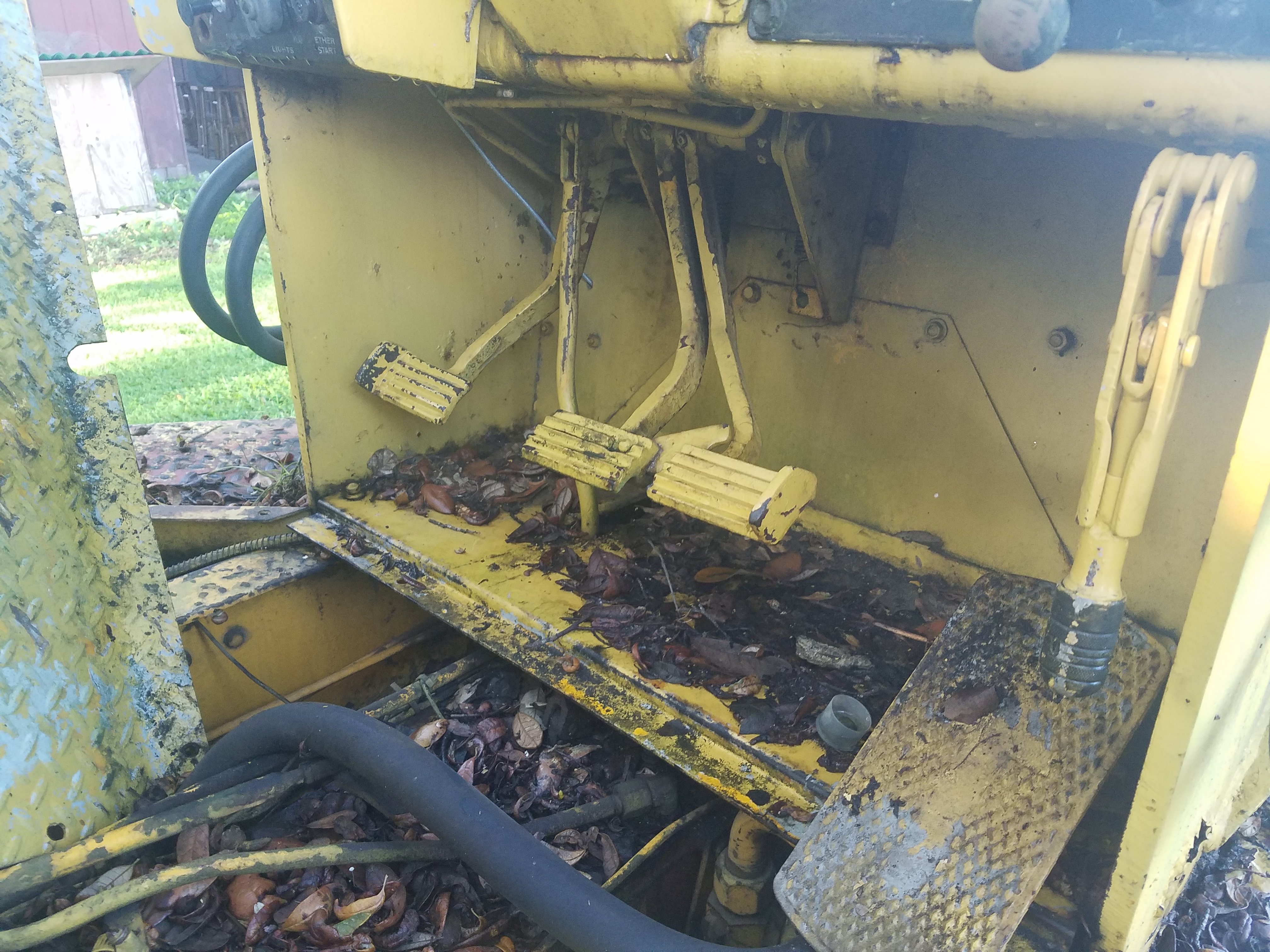 IH 3400A - Backhoe - Side pump - IH Construction Equipment - Red Power ...