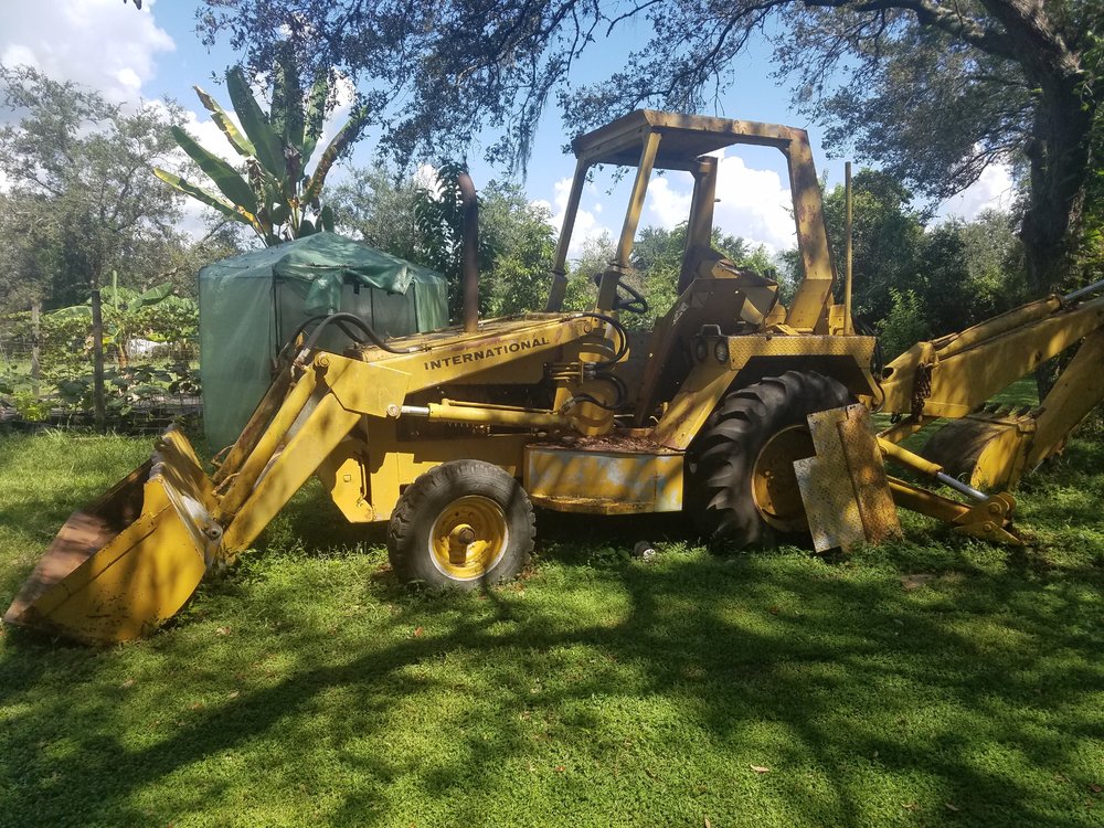 IH 3400A - Backhoe - Side pump - IH Construction Equipment - Red Power ...